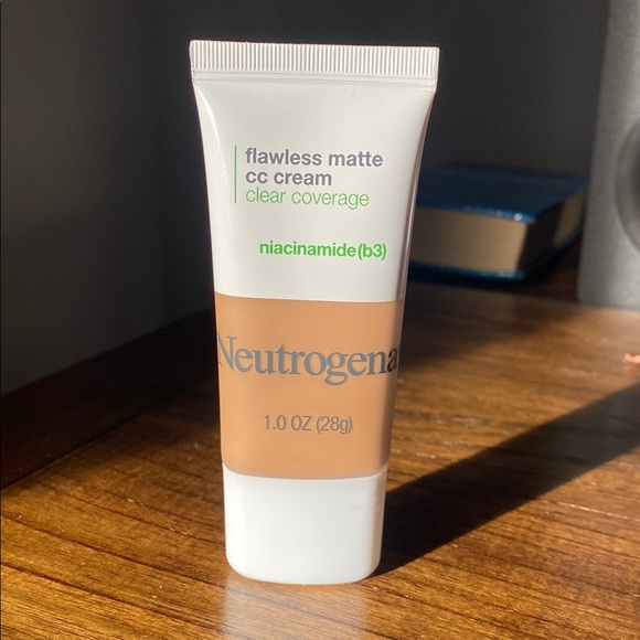 Neutrogena | Makeup | Nwt Neutrogena Flawless Matte Cc Cream With ...